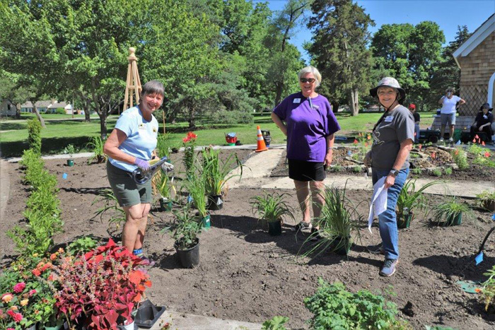 Johnson County Master Gardeners, Shawnee collaborate to build new ...