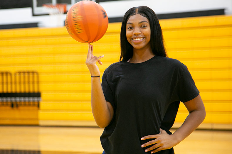 Shawnee Mission hoops star S'Mya Nichols commits to KU