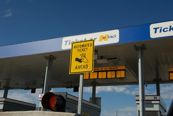 The Kansas Turnpike is ditching toll booths and going cashless