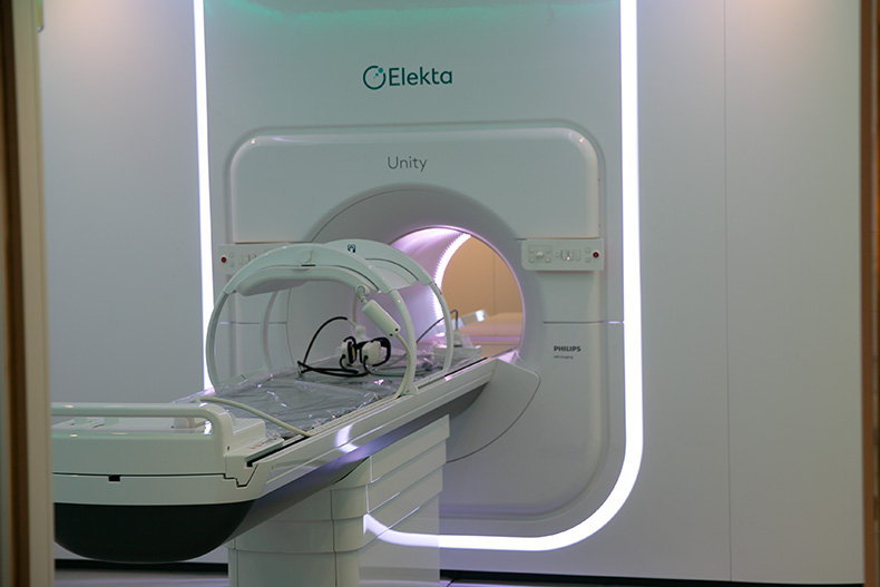AdventHealth Shawnee Mission unveils new $76M cancer institute