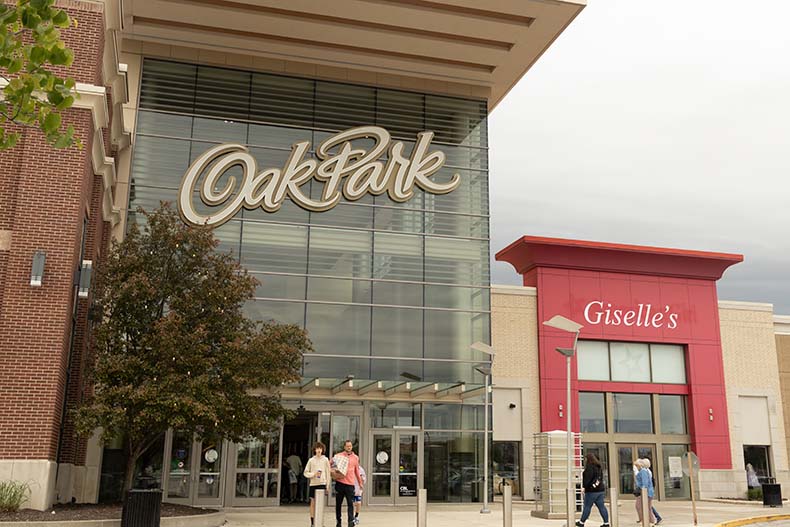 Chinese retailer Miniso opens new Oak Park Mall store
