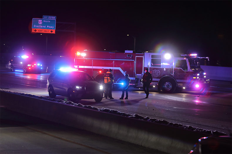 1 dead following high-speed crash on I-35 near 75th Street