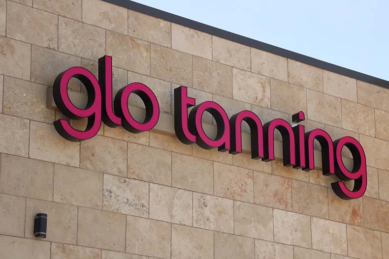 Glo Tanning opens new space in southern Overland Park