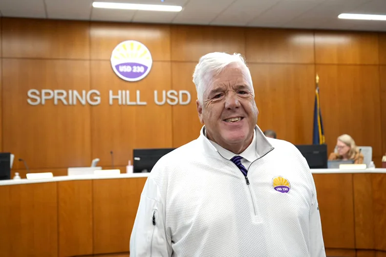 Spring Hill school board delays superintendent's retirement