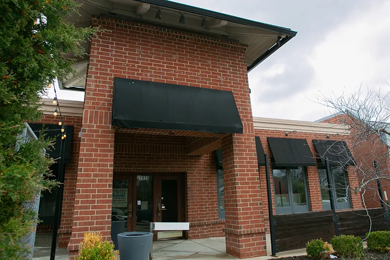 All sides say they want steakhouse at former Fairway Houlihan's