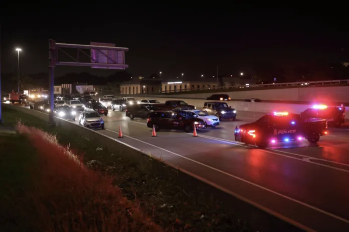 3 people injured in late-night, wrong-way crash on I-35 in Lenexa